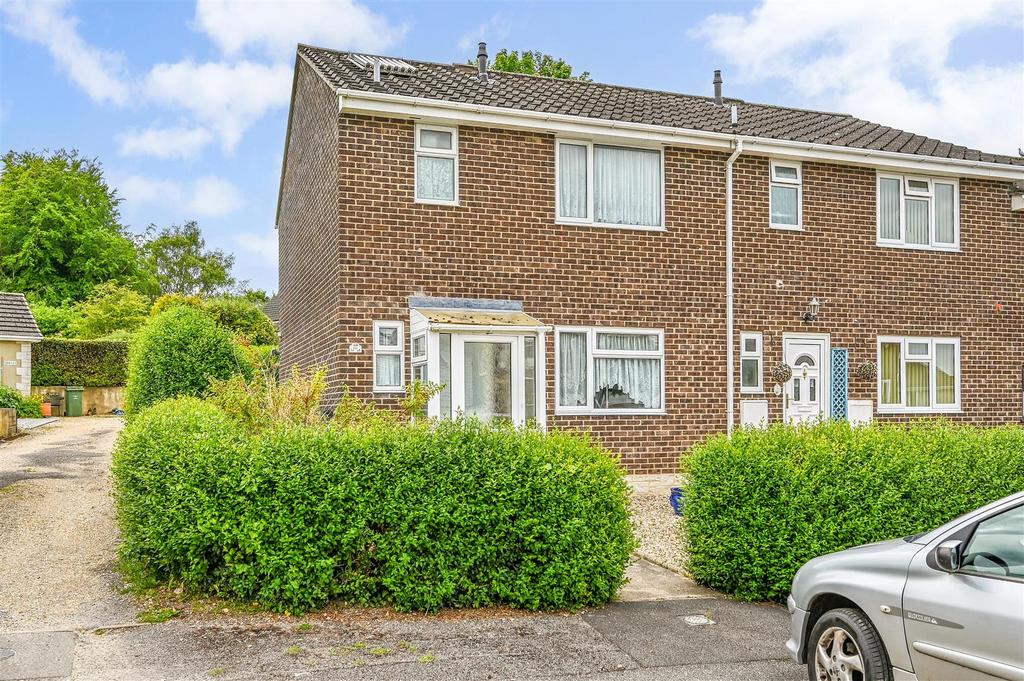 Springfield Close, Andover 3 bed end of terrace house - £320,000