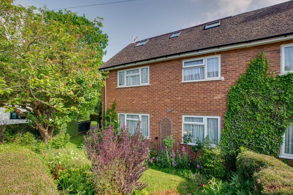 Chessbury Road, Chesham... 4 bed semi-detached house - £550,000