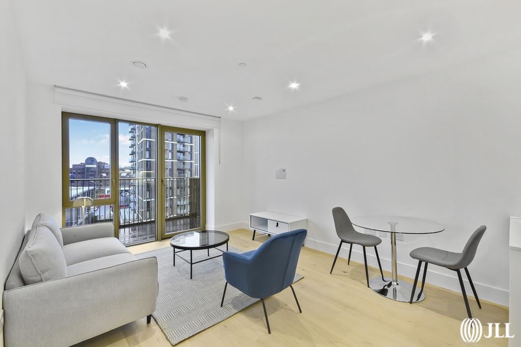 Capital Interchange Way Brentford TW8 1 bed apartment for sale - £450,000