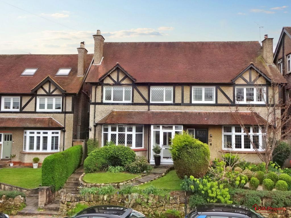 Ashley Gardens, Rusthall, Tunbridge... 4 bed semi-detached house - £671,000