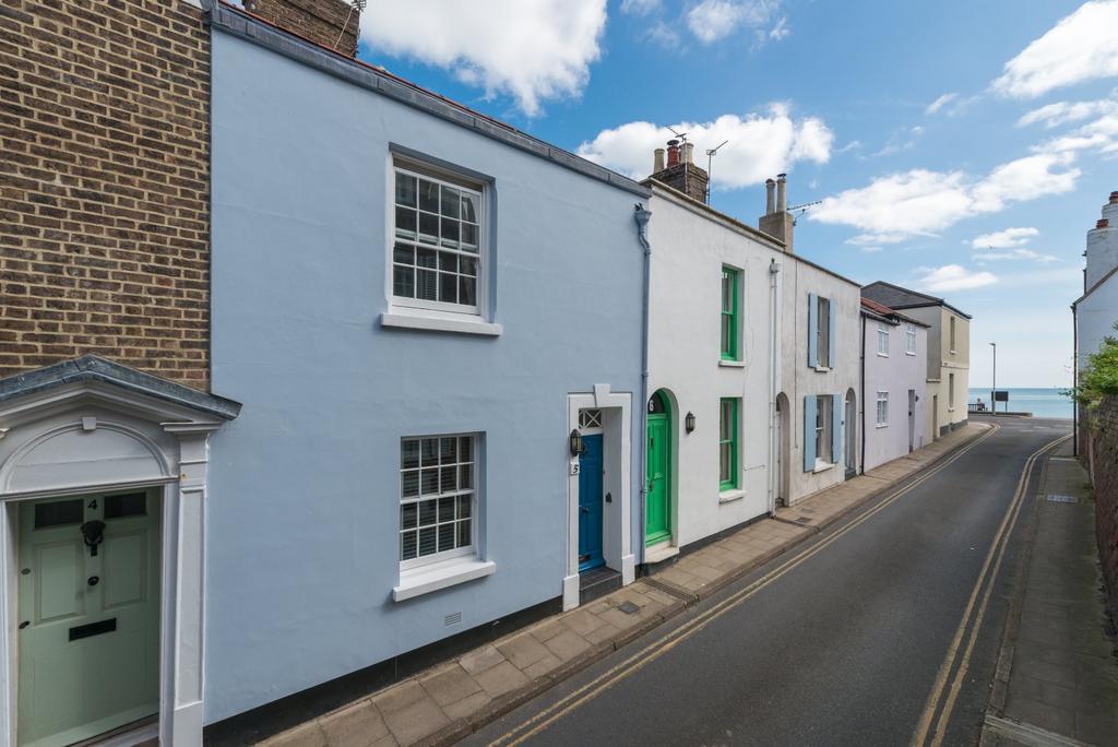 North Street, Deal, Kent, CT14 2 bed terraced house - £500,000