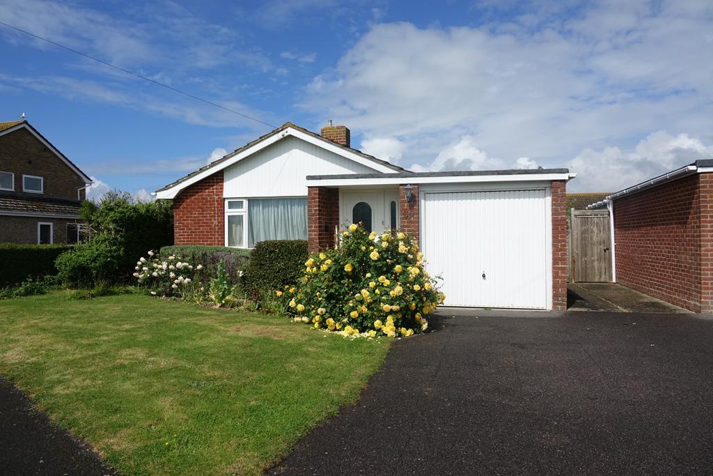 Fontwell Road, Selsey 3 bed detached bungalow - £375,000