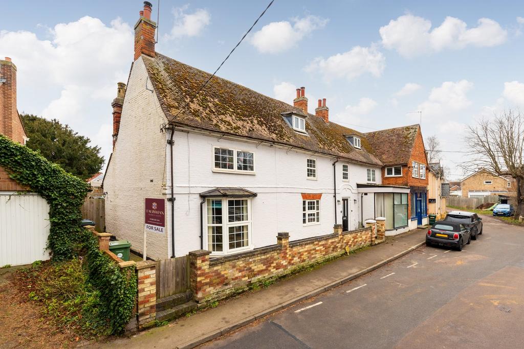 High Street, Sandy SG19 6 bed semi-detached house for sale - £560,000