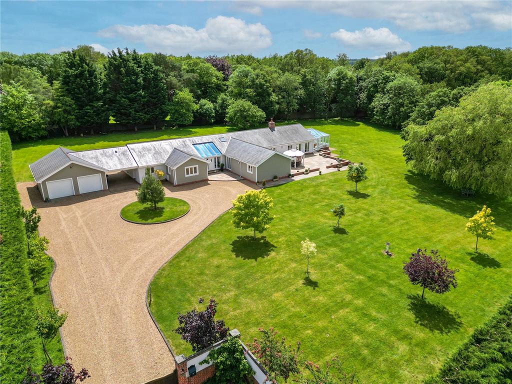 Dynes Hall Road, Great Maplestead... 5 bed bungalow - £1,250,000