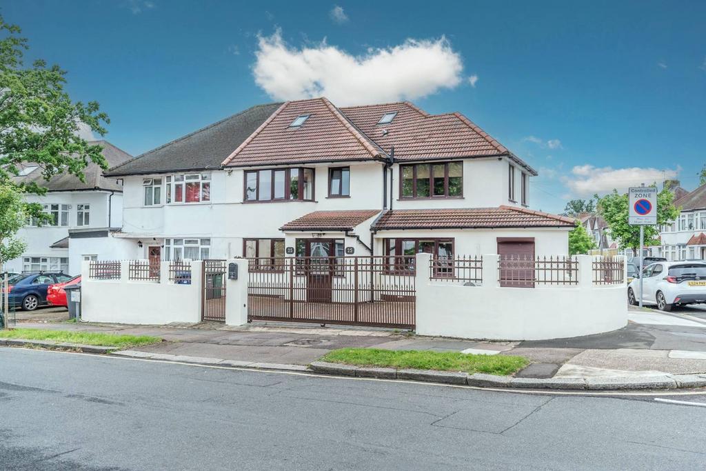 Green Lane, Edgware, HA8 15 bed semi-detached house - £1,300,000