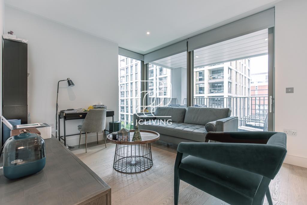 Salisbury House, SW11 2 bed flat - £4,000 pcm (£923 pw)