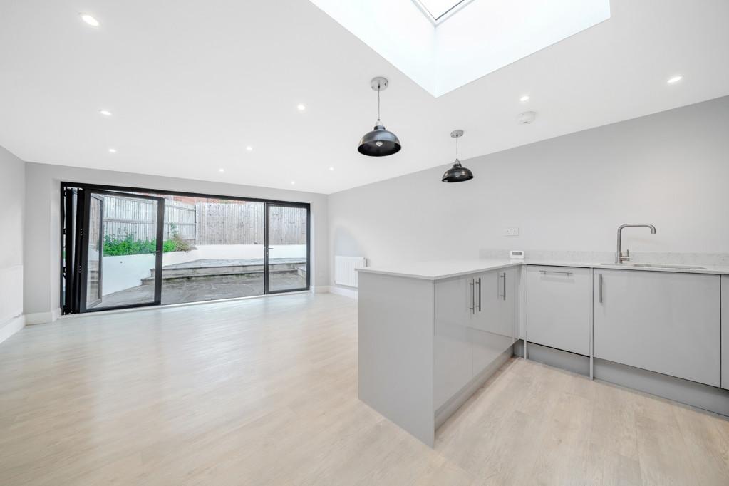 Brockley Rise, Honor Oak 2 bed apartment - £550,000
