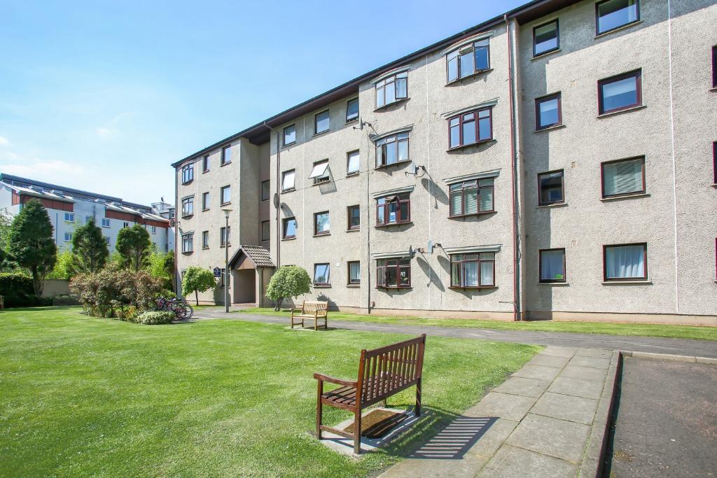 Elliot Street, Leith, Edinburgh, EH7 2 bed flat - £1,195 pcm (£276 pw)