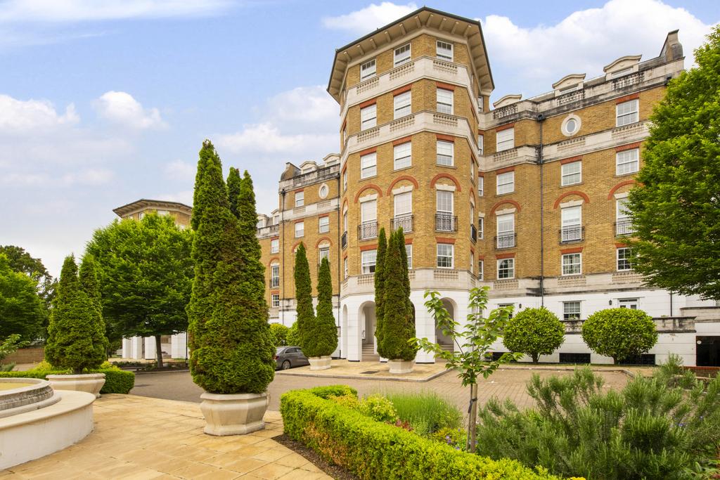 Chapman Square, Wimbledon, London 1 bed flat - £1,750 pcm (£404 pw)
