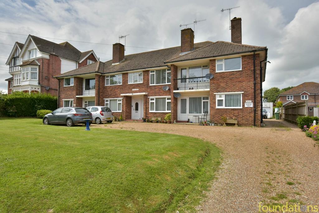 Hastings Road, Bexhill-on-Sea, TN40 3 bed apartment for sale - £274,995