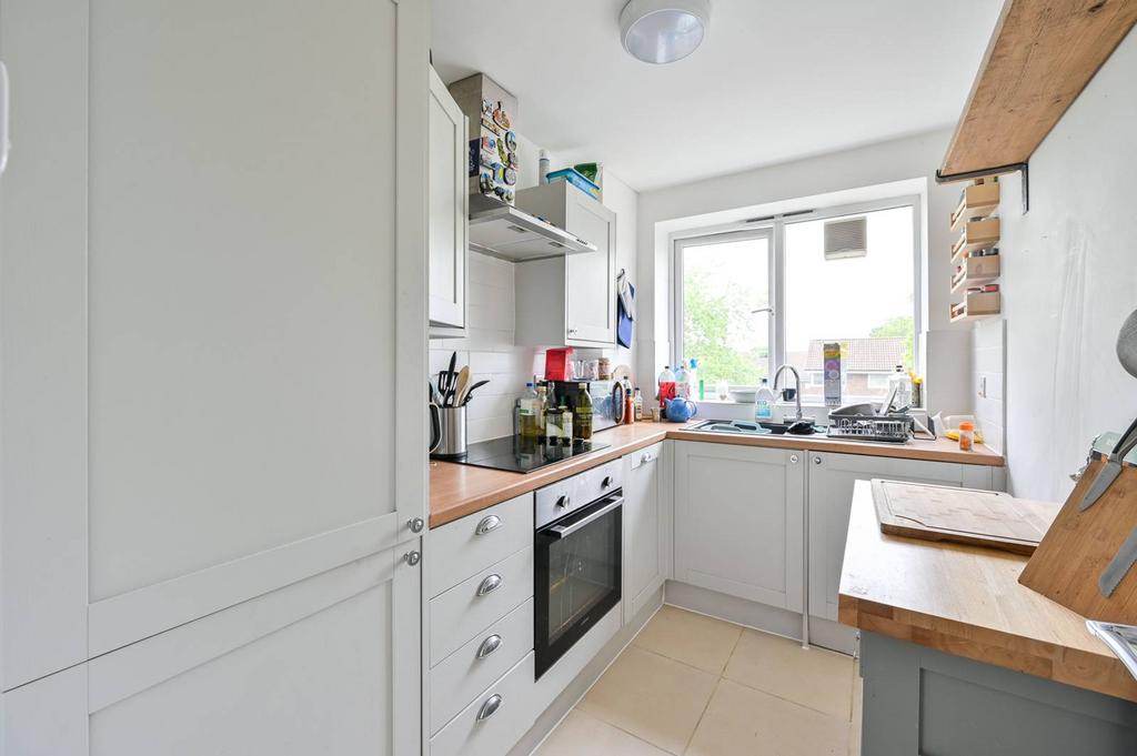 Heaton Road, Peckham Rye, London, SE15 3 bed flat for sale - £425,000