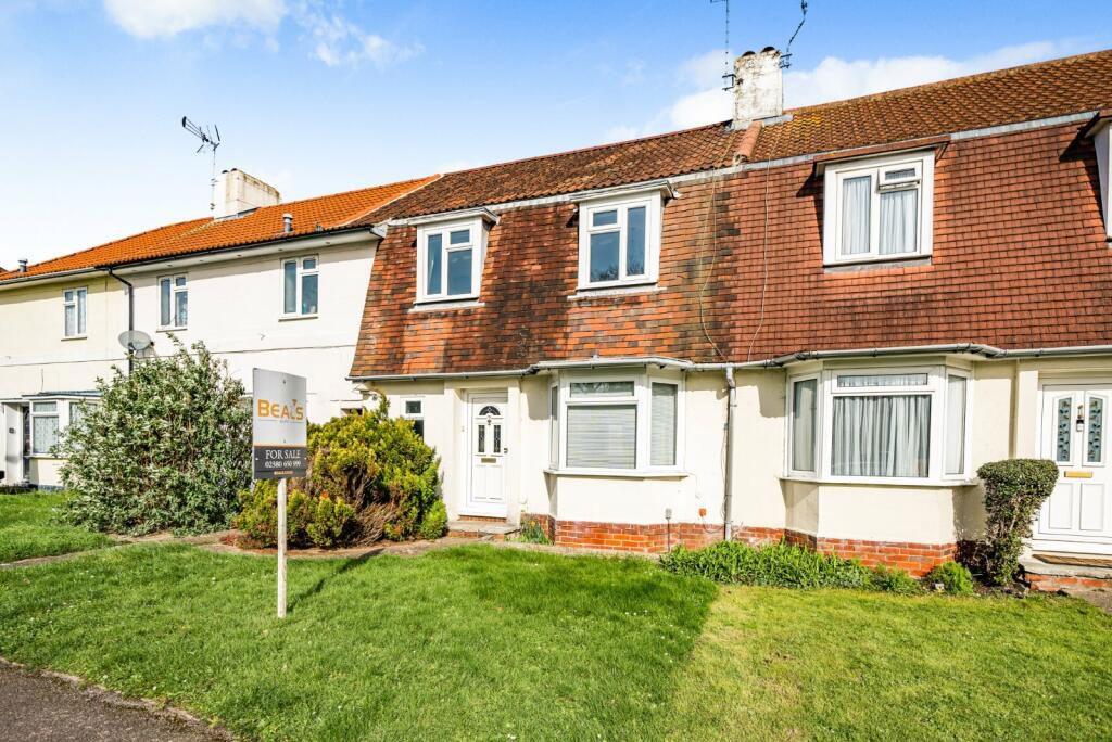 Monks Way, Southampton, Hampshire... 4 bed terraced house - £260,000