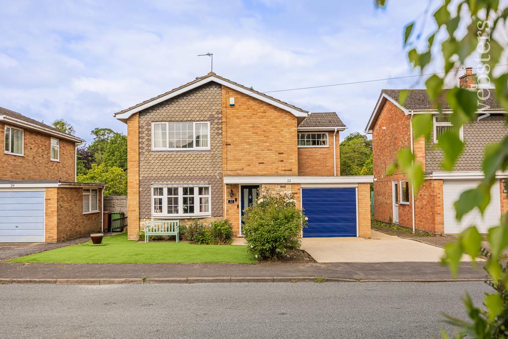 The Warren, Norwich NR6 4 bed detached house - £430,000