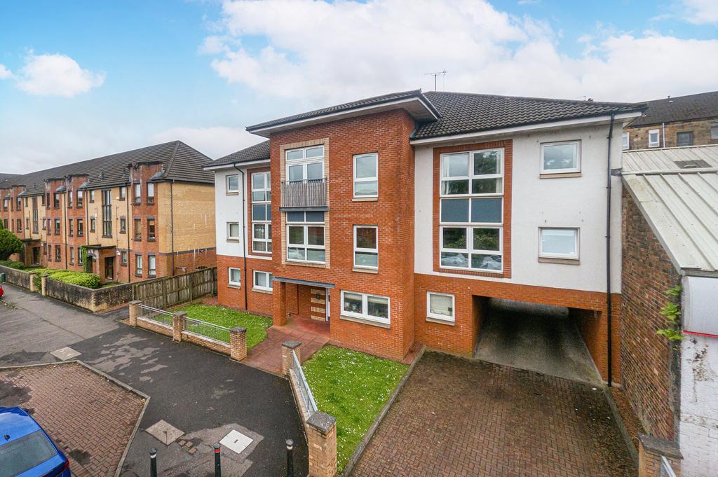 Titwood Road, Strathbungo, Glasgow 2 bed apartment - £205,000