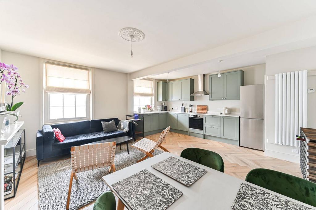 St Georges Drive, Pimlico, London, SW1V 1 bed flat - £4,000 pcm (£923 pw)