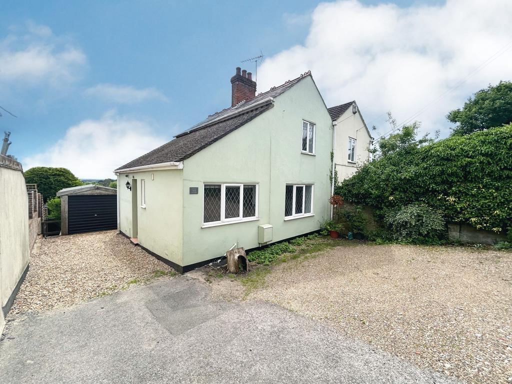 Upper Hale Road, Farnham 2 bed semi-detached house to rent - £1,700 pcm ...