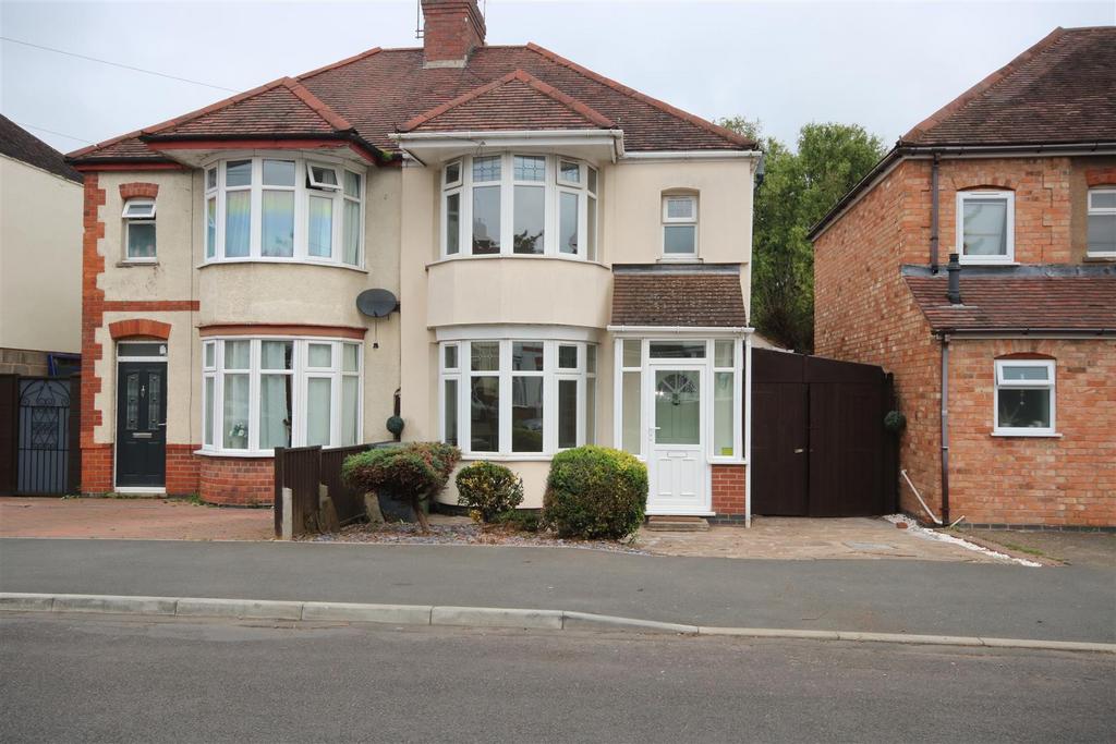Ryde Avenue, Nuneaton 3 bed semi-detached house - £1,100 pcm (£254 pw)