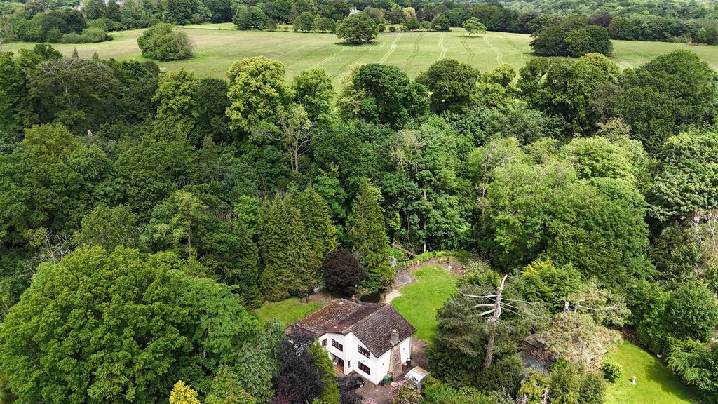 Raby Drive, Raby Mere, Wirral 5 bed detached house - £800,000