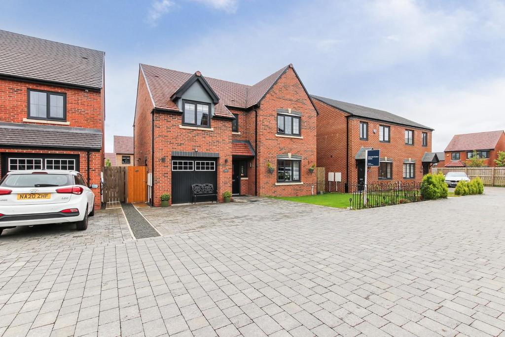 Paddock Lane, Moorfields, NE12 4 bed detached house - £425,000
