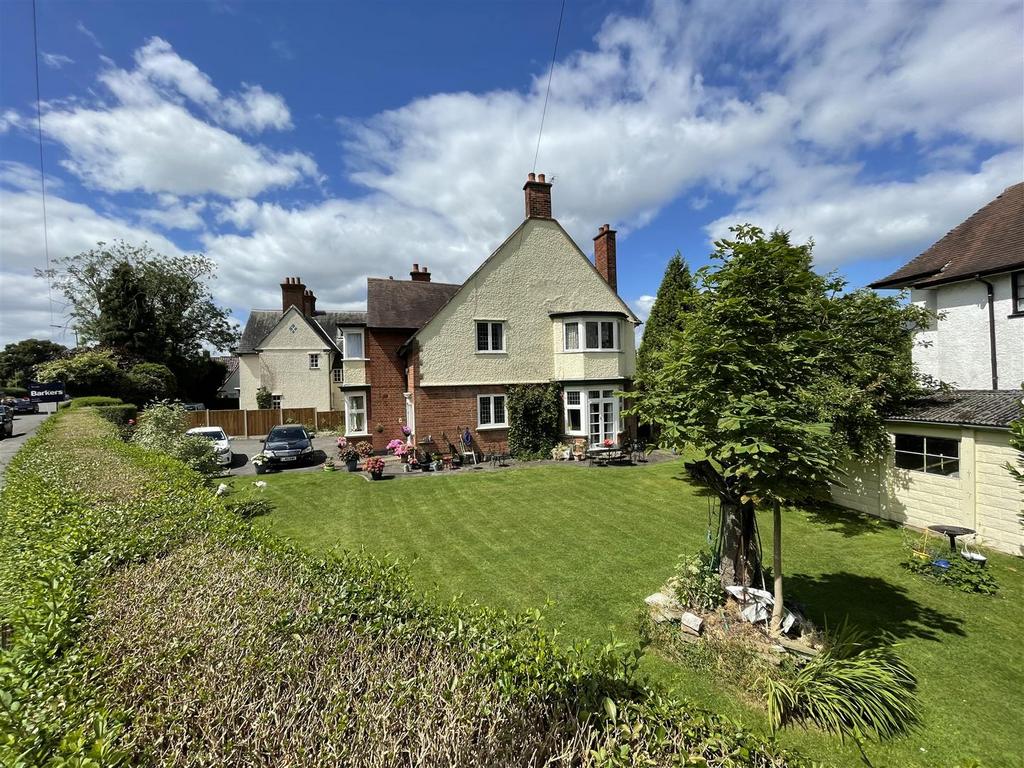 Knighton Road, Knighton, Leicester 5 bed detached house for sale - £595,000