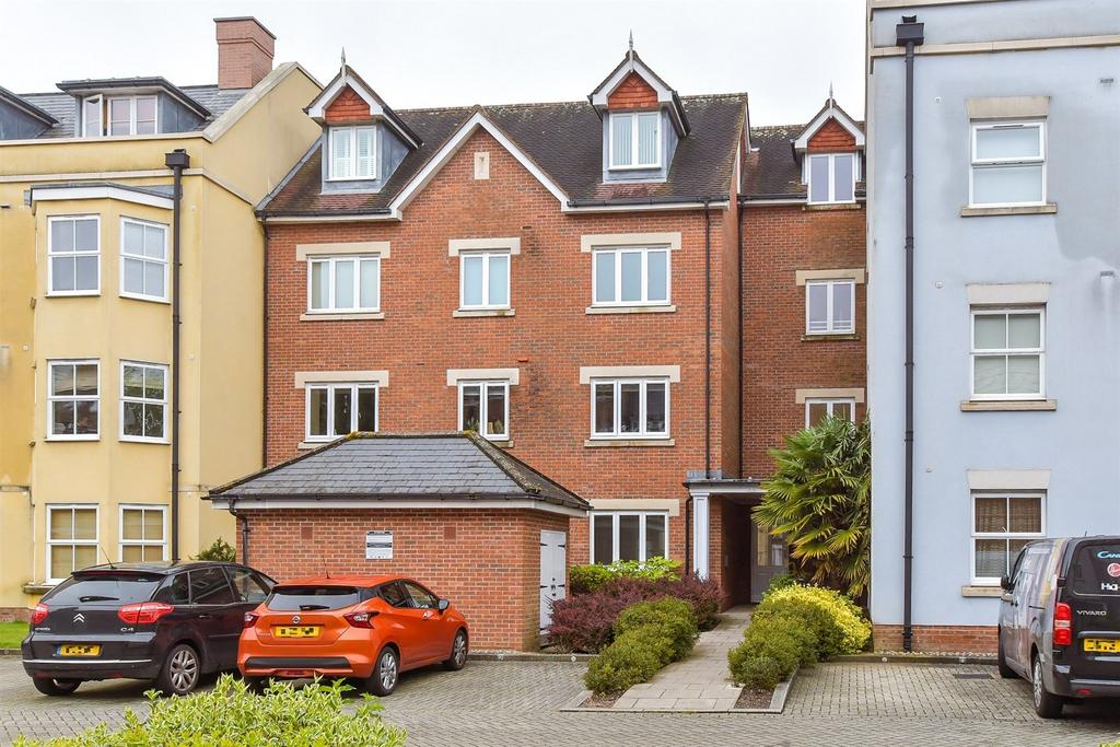 St. Agnes Place, Chichester, West Sussex 2 bed ground floor flat for ...