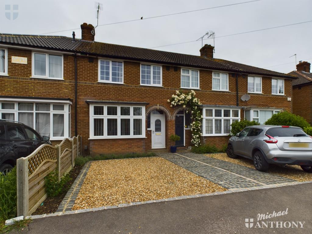 Clinton Crescent, Aylesbury... 3 bed terraced house - £385,000
