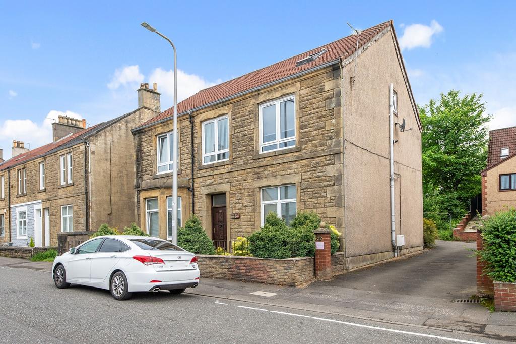 South Mid Street, Bathgate, EH48 1DY 2 bed flat - £129,000