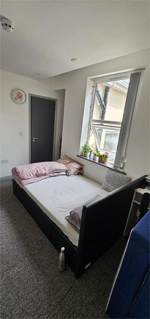 London WD18 1 bed in a flat share - £925 pcm (£213 pw)