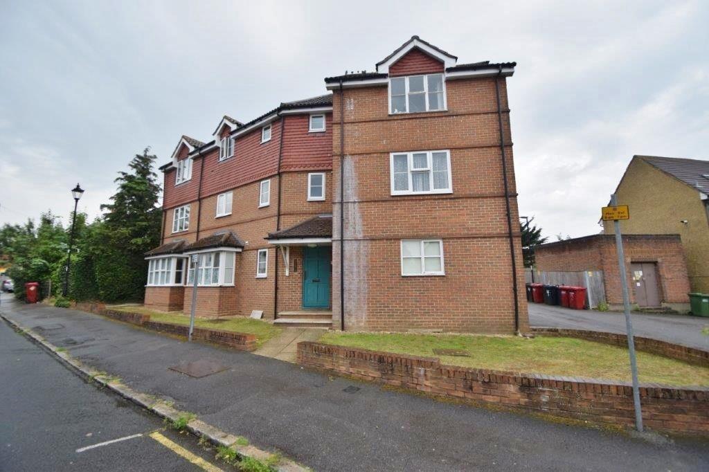 Alpha Street South, Slough... Studio - £139,950