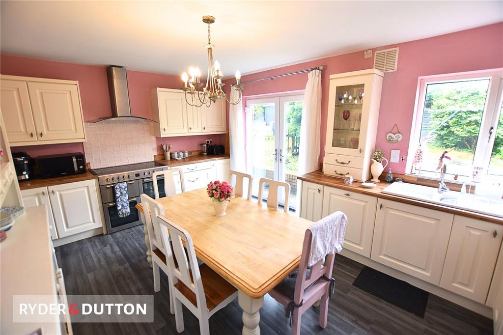Highlands Lane, Halifax, HX2 3 bed semi-detached house - £210,000