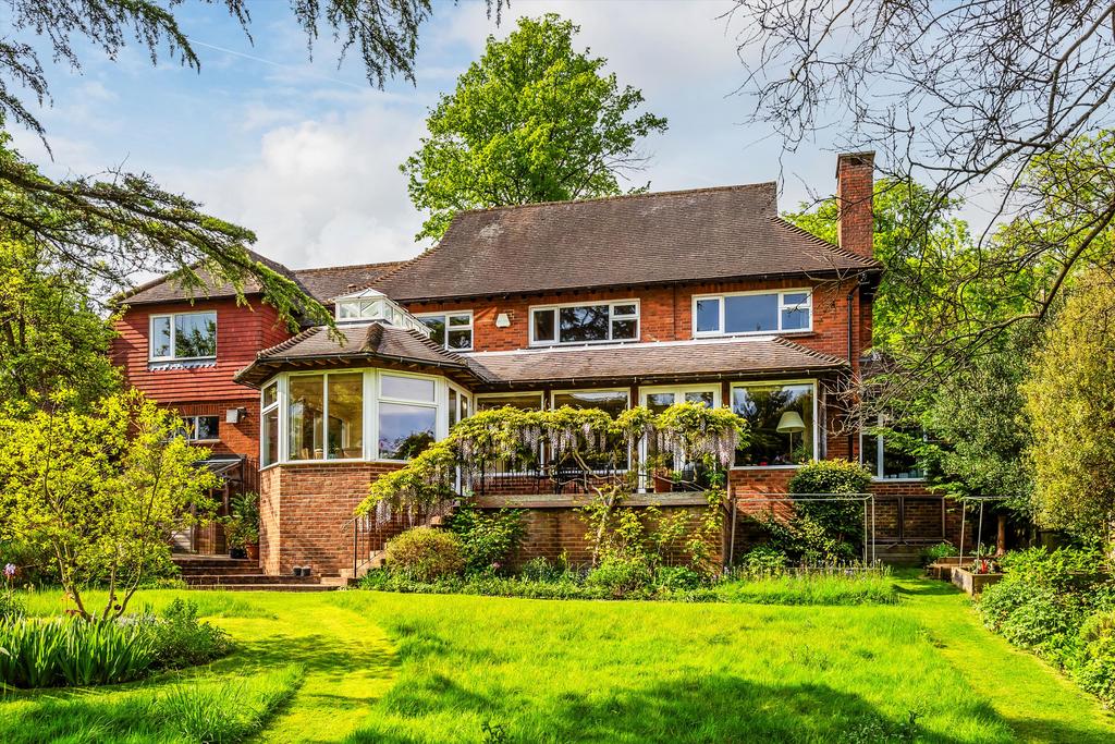 Guildown Road, Guildford, Surrey, GU2. 4 bed detached house - £1,850,000