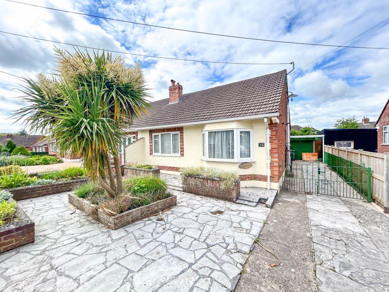 Southfield Road, Shepton Mallet 2 bed semi-detached bungalow - £269,950