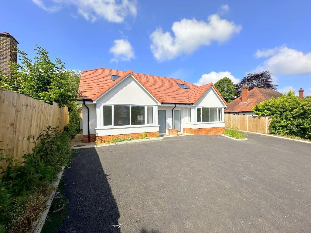 Oakley Road, Luton, LU4 9PT 2 bed semi-detached house - £1,400 pcm (£ ...