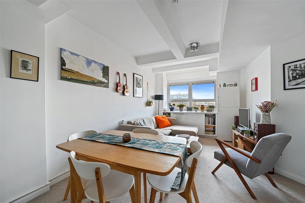 Bethnal Green Road, London E2 2 bed apartment - £450,000