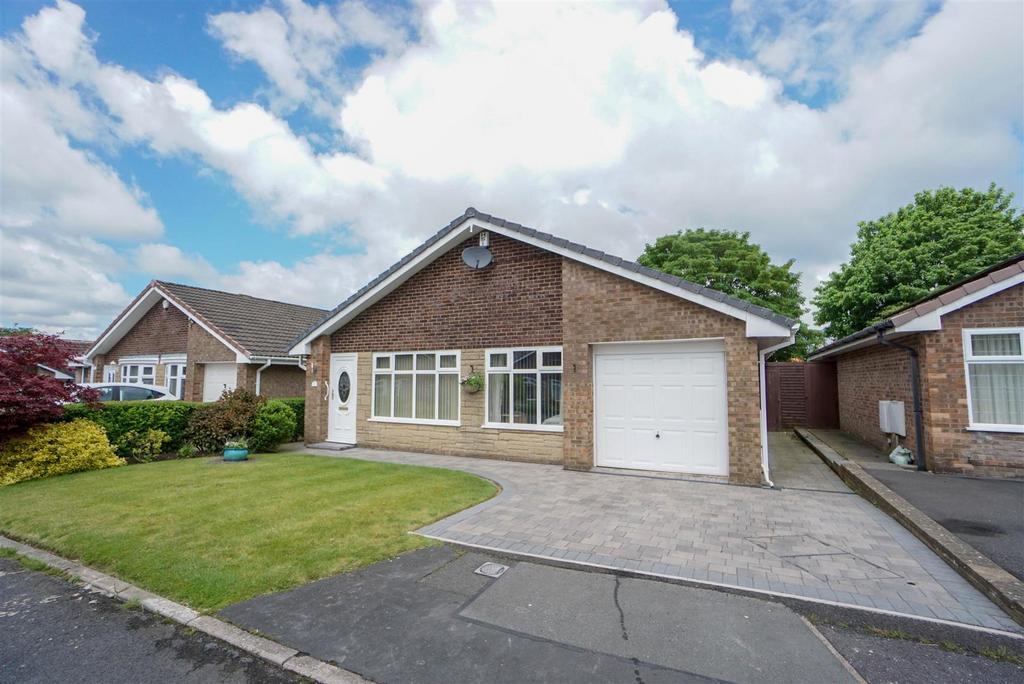 Hall Lee Drive, Bolton BL5 2 bed house for sale - £289,950