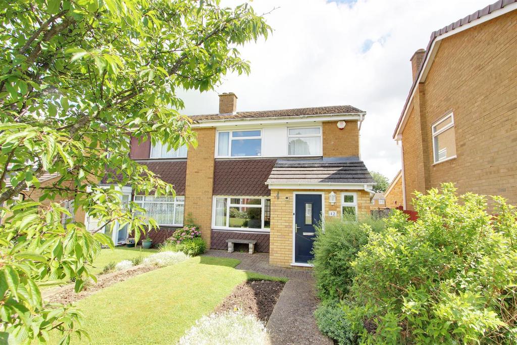 The Meads, Tring 3 bed semi-detached house - £575,000