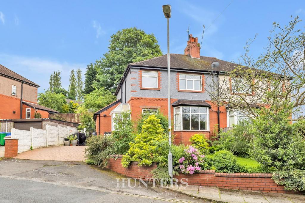 Parkside, Woodside, Alkrington... 3 bed semi-detached house - £300,000