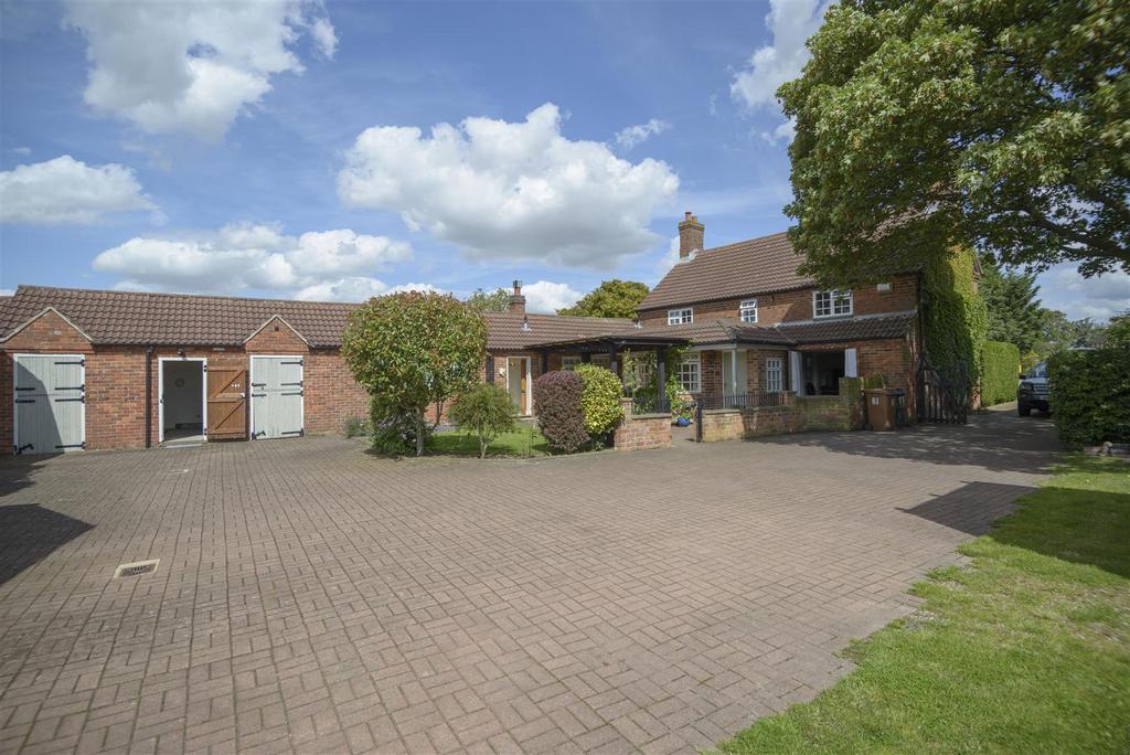 MAIN ROAD, NETHER BROUGHTON 4 bed equestrian property for sale - £750,000