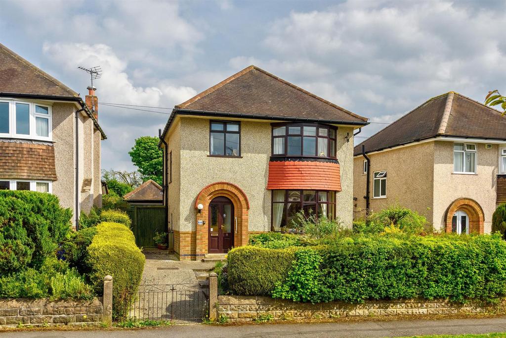 Barncliffe Crescent, Fulwood, Sheffield 3 bed detached house - £380,000