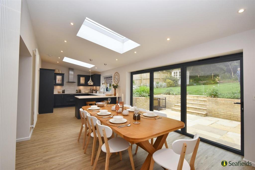Horestone Drive, Seaview, PO34 5DD 4 bed detached house for sale - £620,000