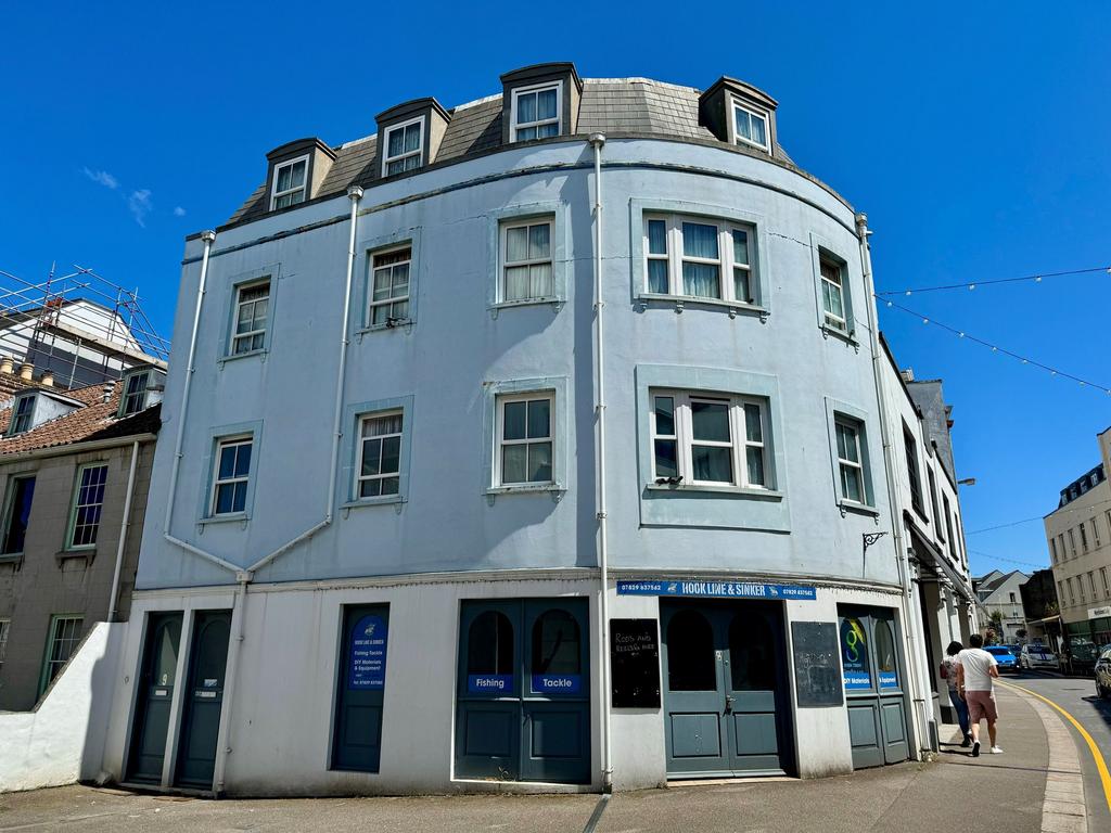 Retail Shop - La Colomberie Workshop & retail space - £1,000 pcm (£231 pw)