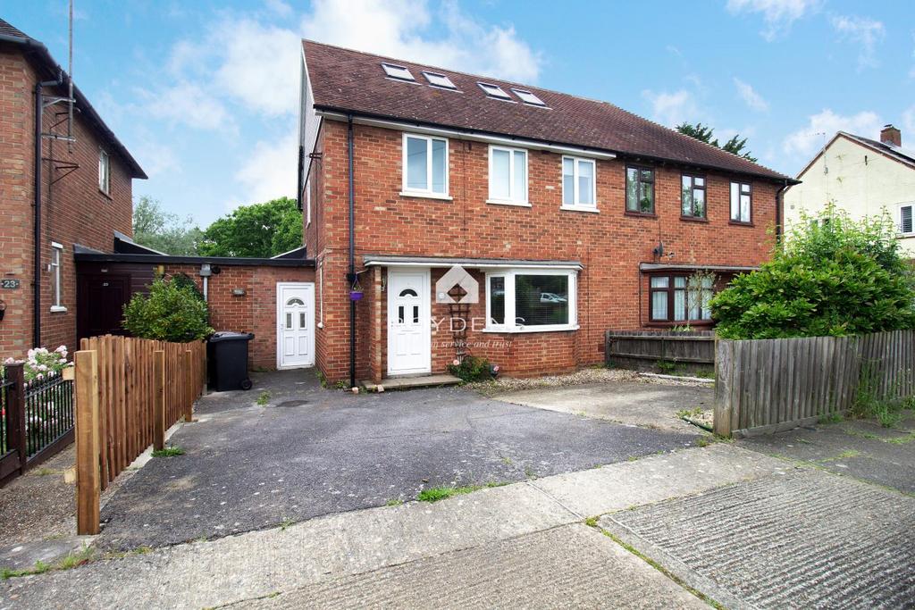 Roosevelt Way, Colchester CO2 4 bed semi-detached house - £340,000