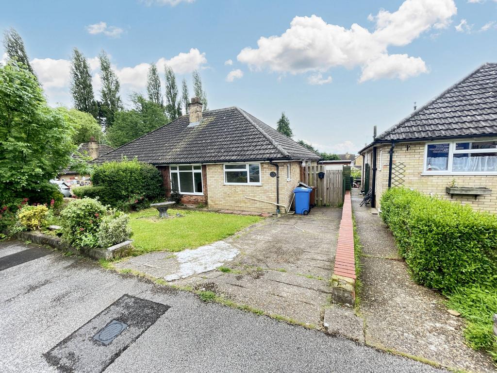 Royston Drive, Ipswich IP2 2 bed semi-detached bungalow - £980 pcm (£ ...
