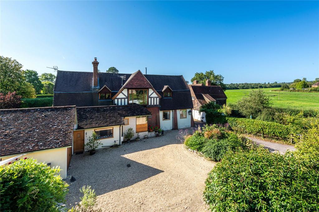 Henfold Lane, Holmwood, Dorking... 3 bed house - £945,000