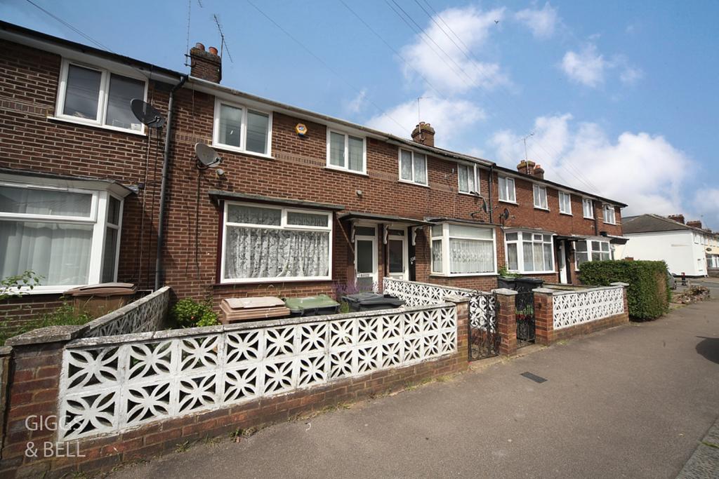 Connaught Road, Luton, Bedfordshire, LU4 3 bed terraced house for sale ...