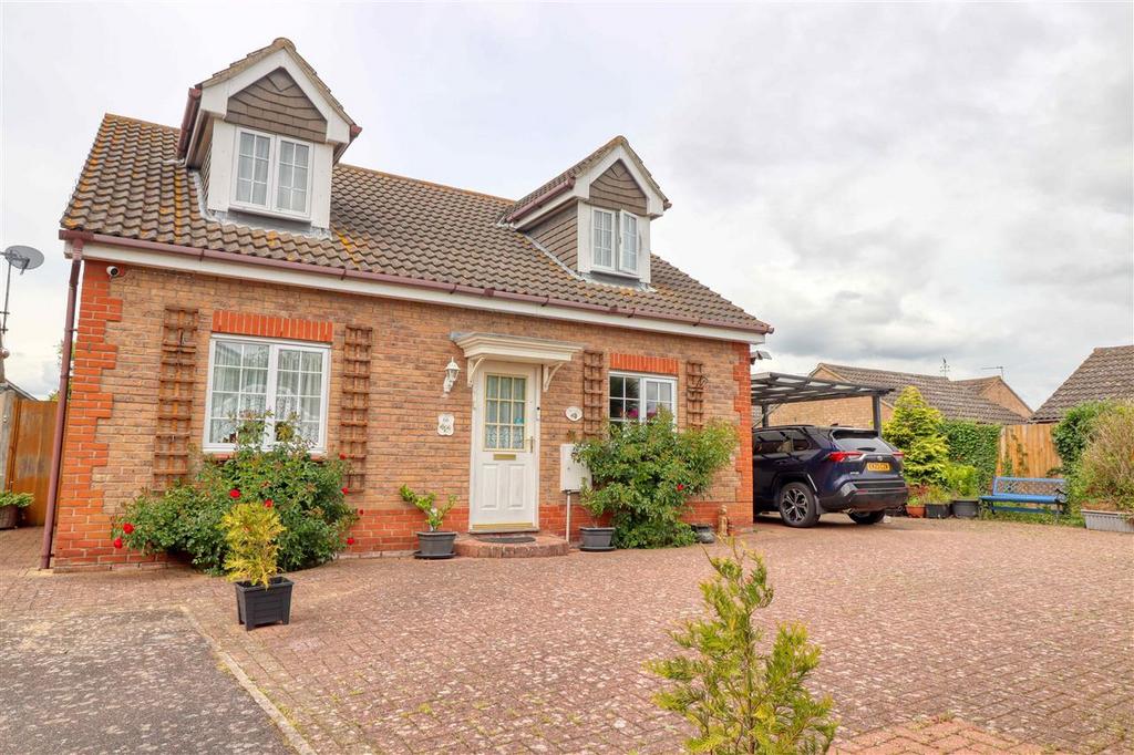 Clacton on Sea CO16 4 bed detached house - £325,000