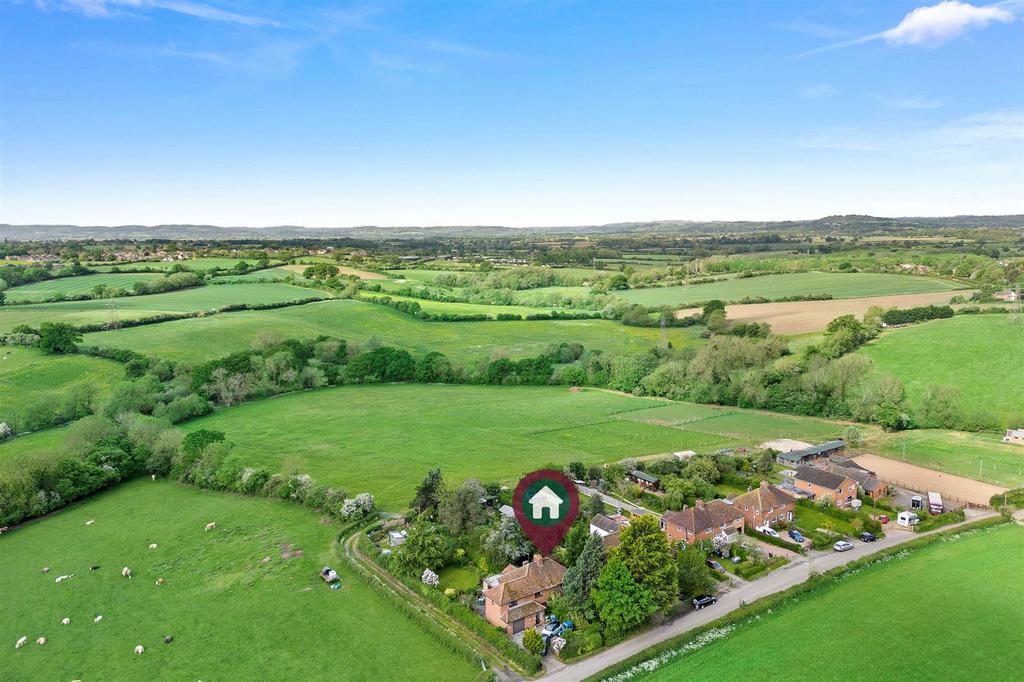 Shoulton Lane, Hallow, Worcester 3 bed cottage for sale - £320,000
