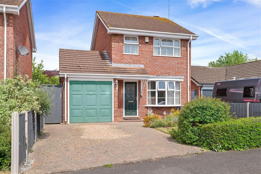 St. Johns Close, Worcester 3 bed detached house - £335,000