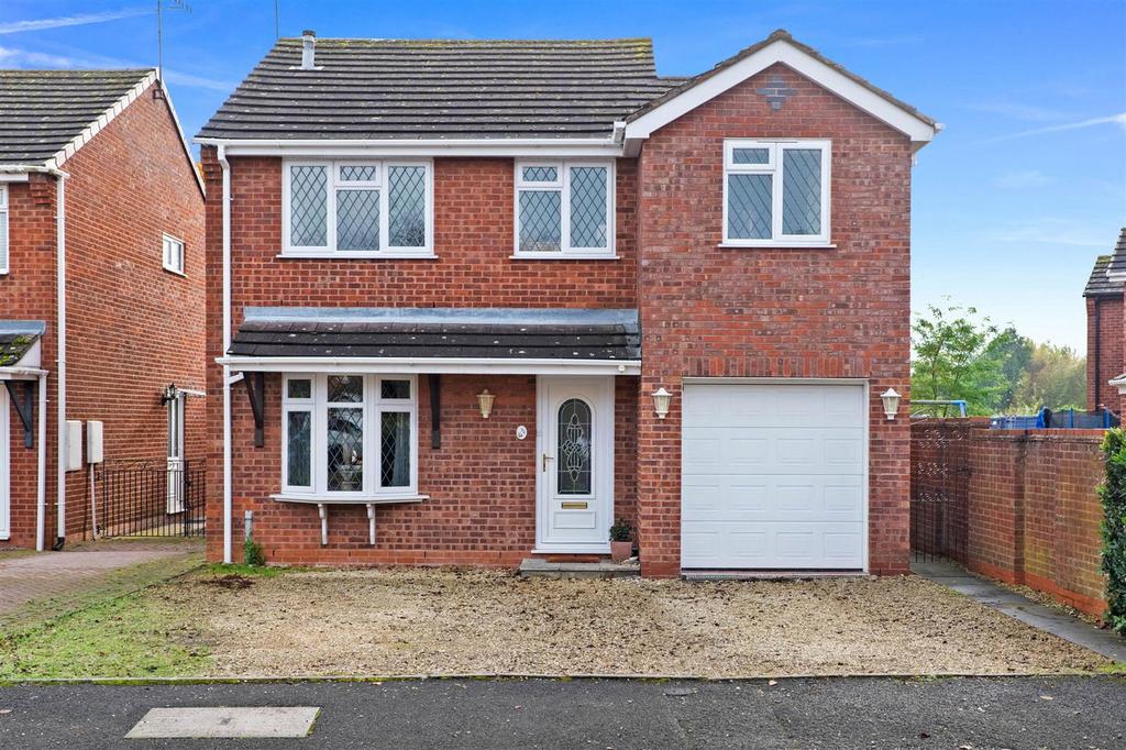 St. Annes Road, Worcester 3 bed detached house - £385,000