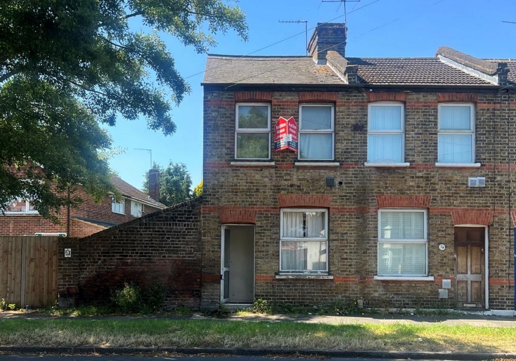 72 Upper Sutton Lane, Hounslow... 2 bed end of terrace house - £255,000